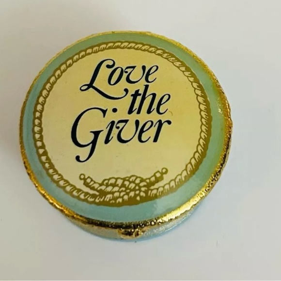 Estee Lauder | Accessories | 973 Estee Lauder Love The Giver Memento ...